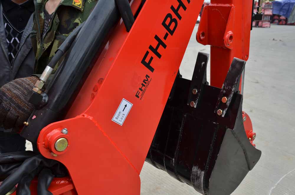 FarmerHelper: FHM 3 Point Hitch Backhoe