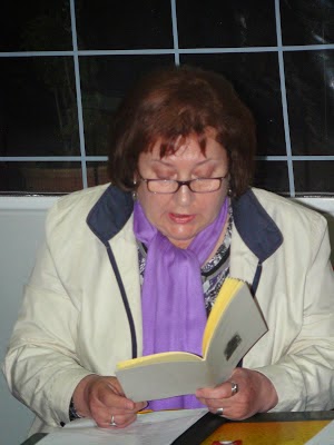 la serp blanca: Una ressenya d’Isabel Robles sobre «Un son profund»