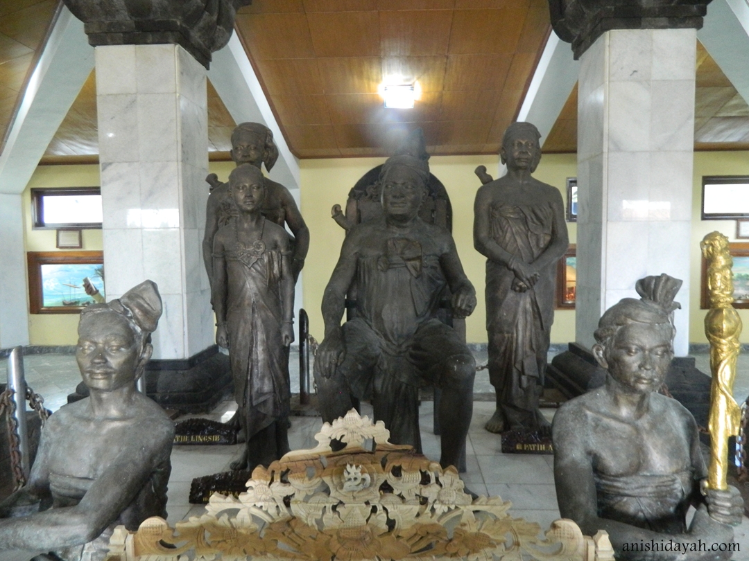 SangPetualang: Monumen Puputan Klungkung, Beginilah Isi Didalamnya