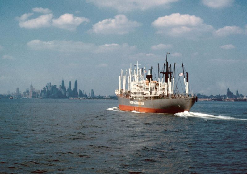 45 Color Snapshots That Document Everyday Life of New York City in the ...