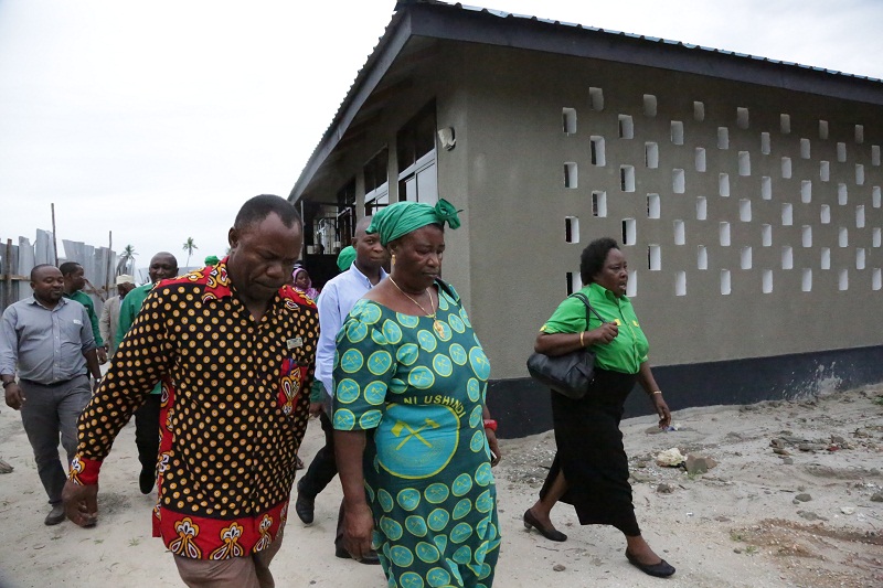 ZIARA YA MWENYEKITI WA CCM MKOA WA DAR ES SALAAM KATE KAMBA, KUKAGUA ...