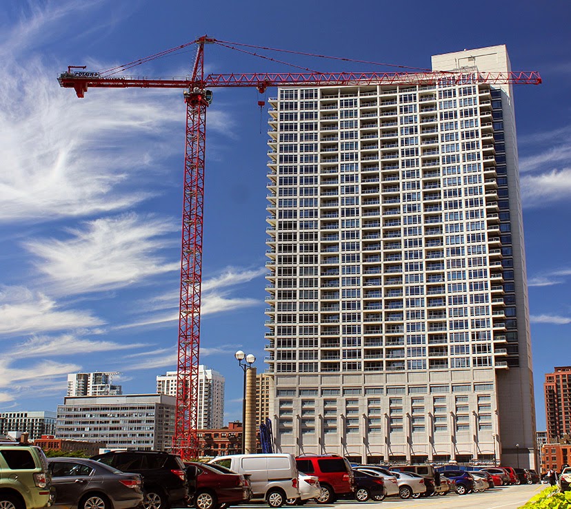 ArchitectureChicago PLUS: Along Chicago's New Skyscraper Row: One Rises ...