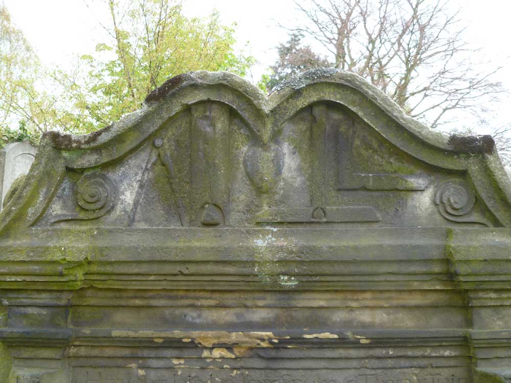 Frieda Oxenham: Lasswade Graveyard