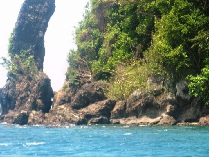 Beautiful Places for Travelers: Capul Island, Philippines