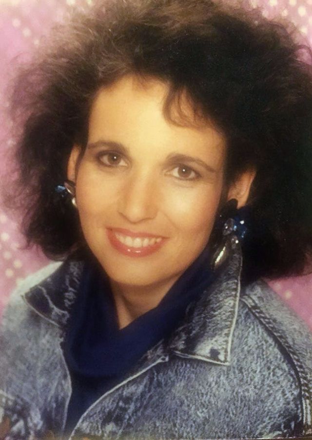 From Feminine Mullet to Crop Top Twin Set, Amazing Photos Prove That ...