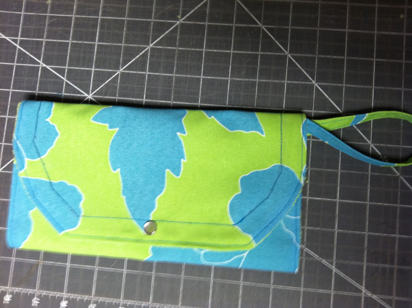 Redfly Creations: Diaper/ Changing Pad Clutch * pattern
