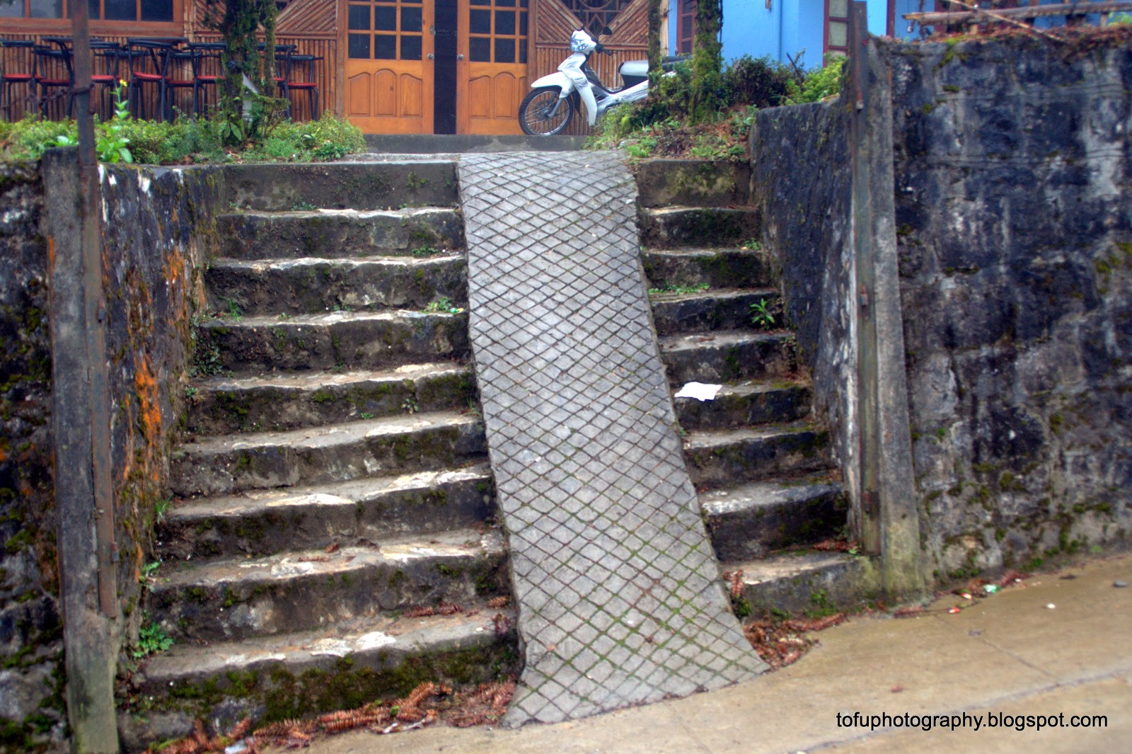 Tofu Photography: Very steep motorcycle ramp