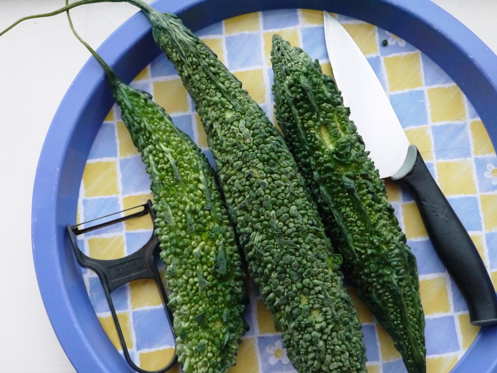 This Muslim Girl Bakes: Bitter Gourd Curry - Karela Masala.