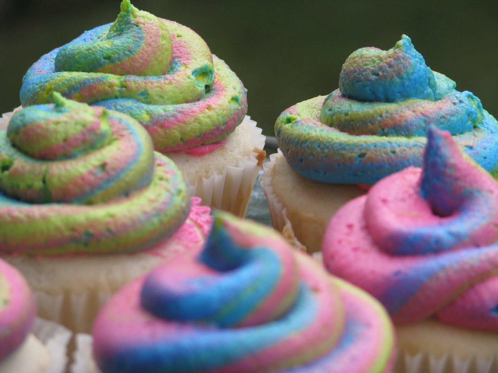 Bliss Cakes of London: Psychedelic Cupcakes