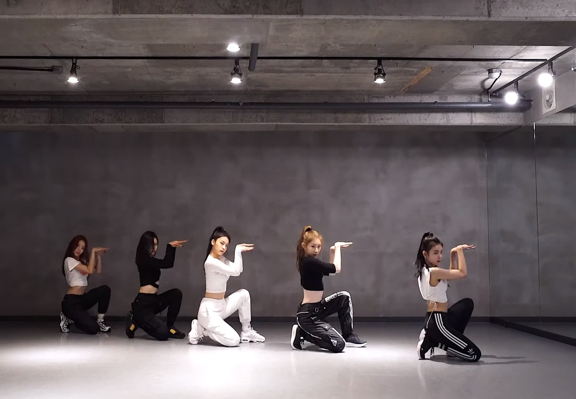 JYPの新人ガールズグループITZY、パフォーマンスに特化したDance Practice動画を公開…K-POPの新しい地平を開く圧倒的な ...