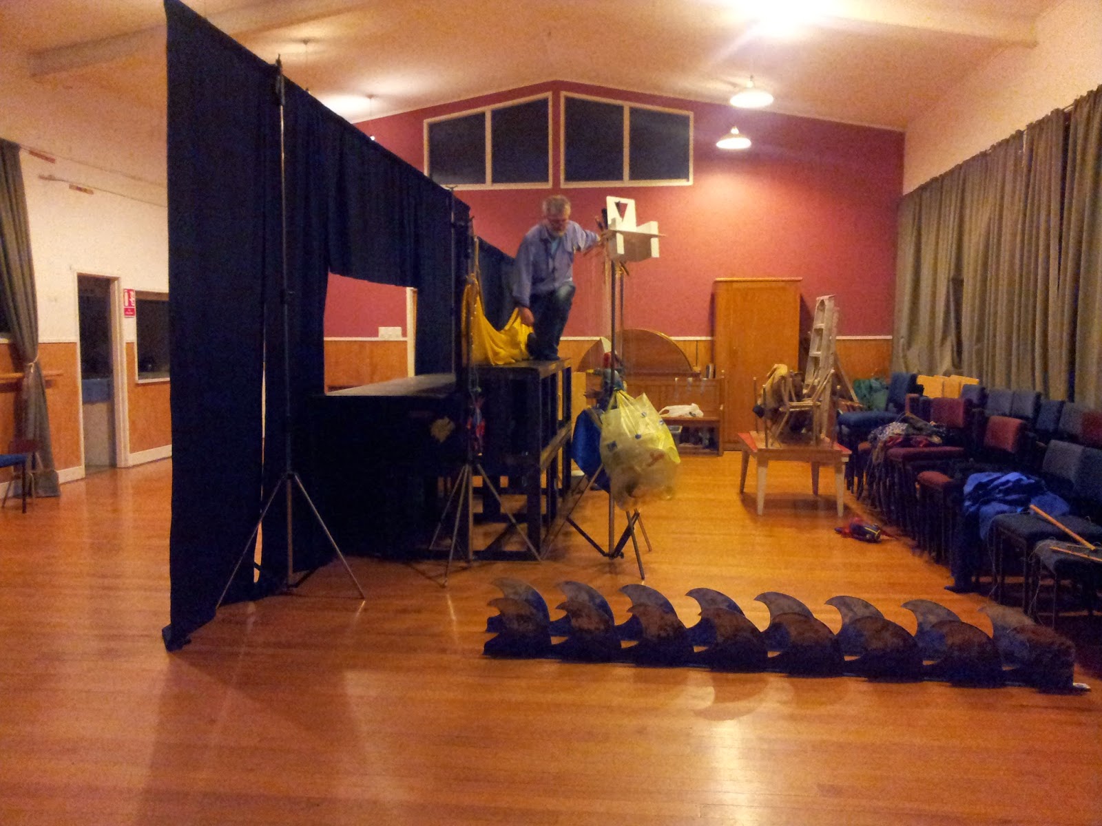 STRINGS ATTACHED PUPPET THEATRE NZ: stages for marionette shows