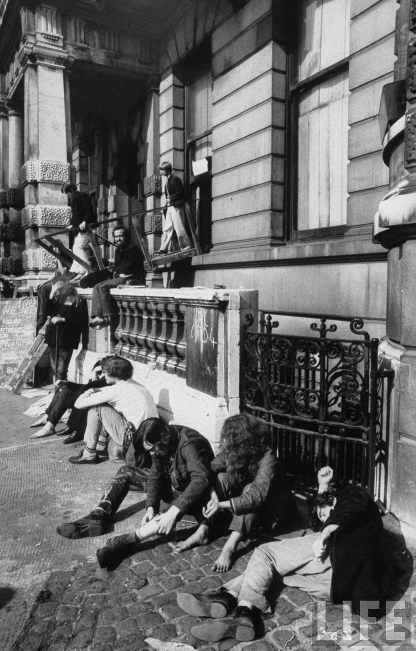 Commune of Hippie Squatters at 144 Picadilly, London, September 1969 ...