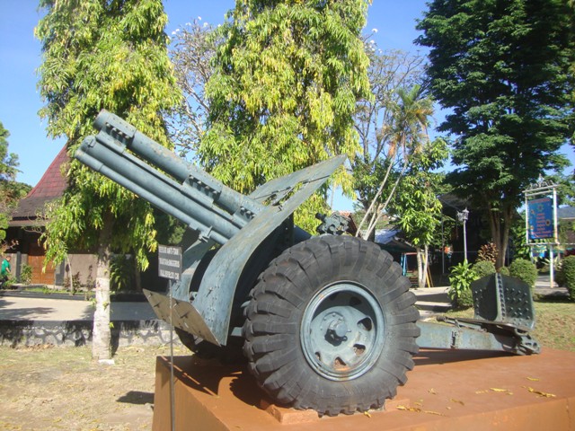 MUDAH BELAJAR IPS SMP : MONUMEN PALAGAN AMBARAWA & MUSEUM ISDIMAN