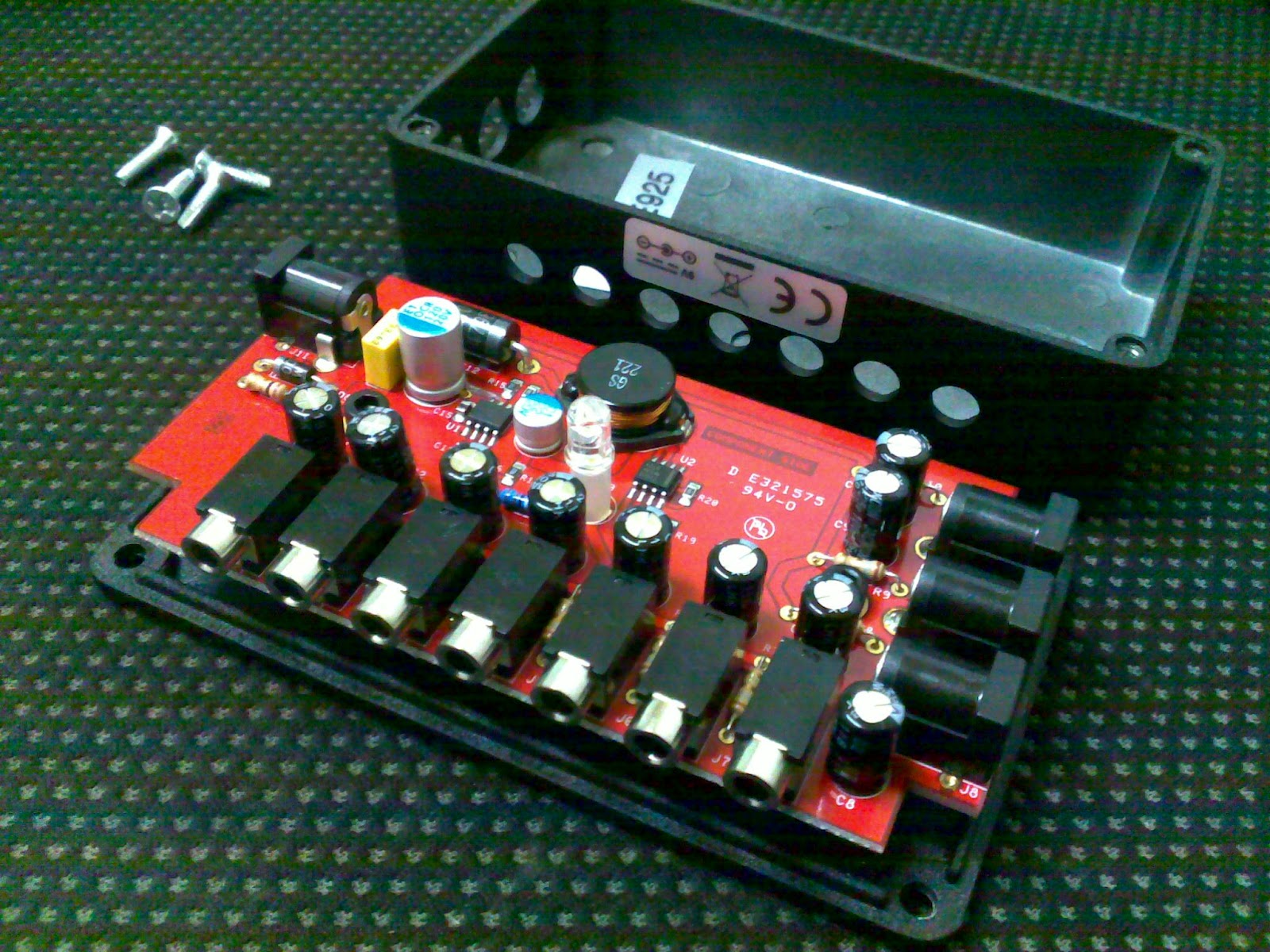 Membaiki alatan muzik : Dunlop DC Brick