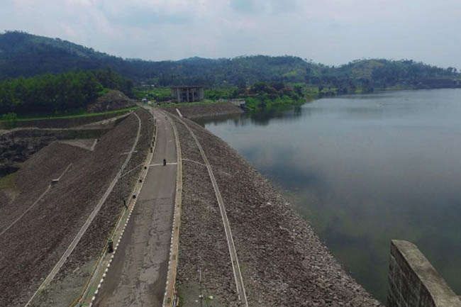 Air Waduk Saguling Mendekati Batas Tertinggi - Nyenang