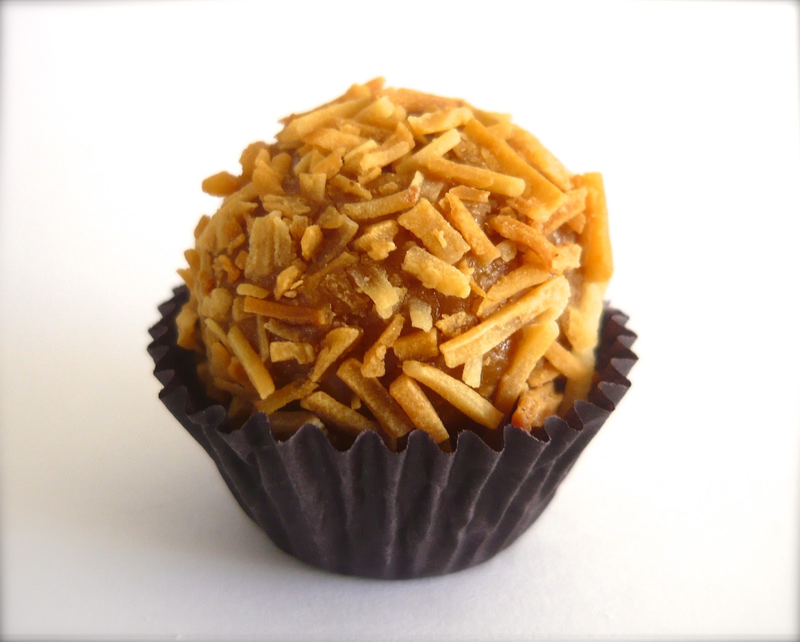 Brigadeiro de Coco Queimado | receitalegal