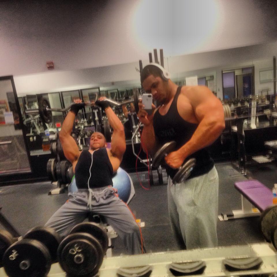 the beauty of male muscle: muscle buddies