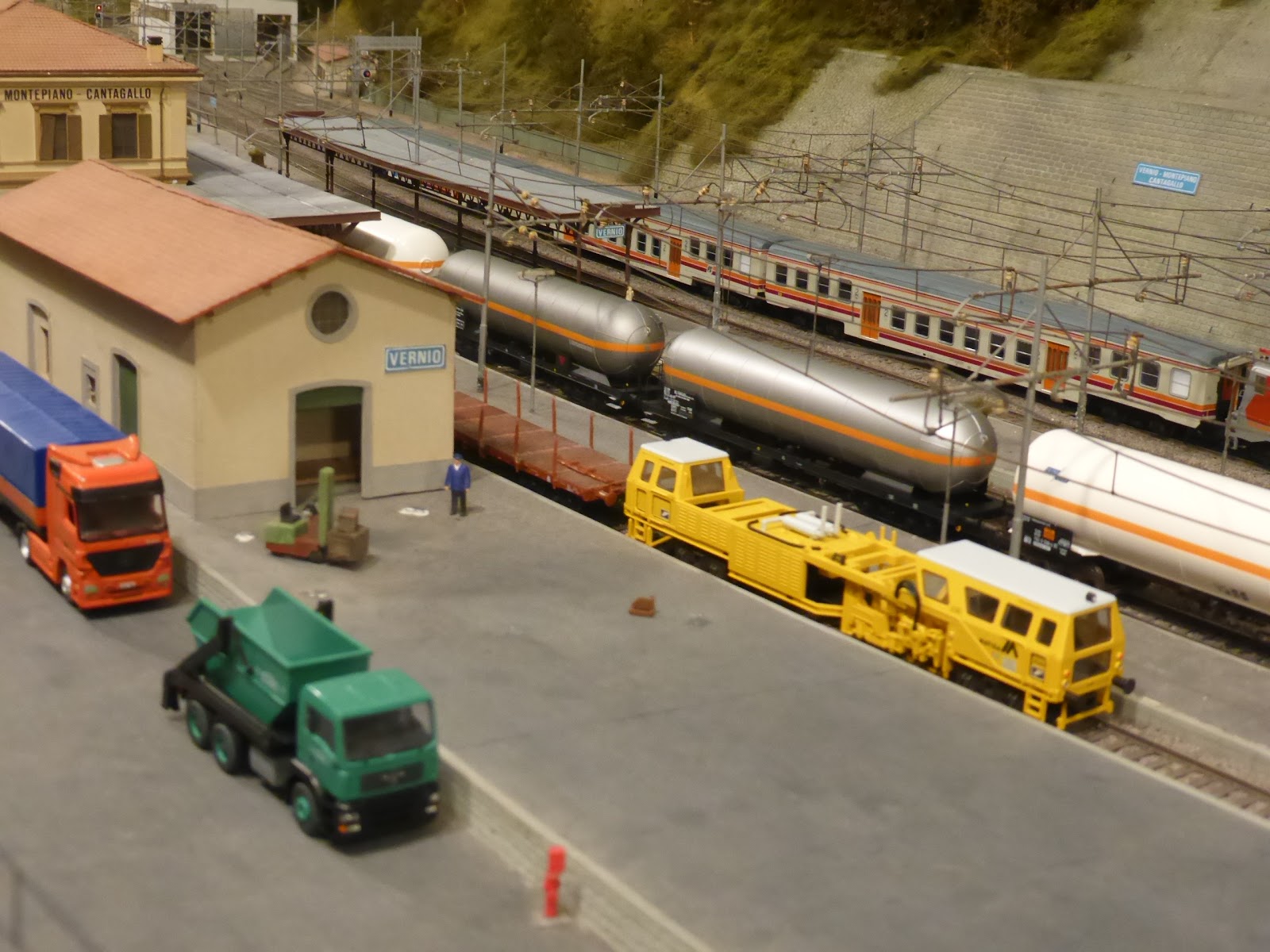 45ma edizione della Mostra scambio di modellismo ferroviario a Prato ...