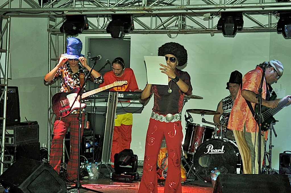 COMERCIAL PORECATU: ´1º Evento do Esposti- Baile do Cupido-Banda Major Tom.