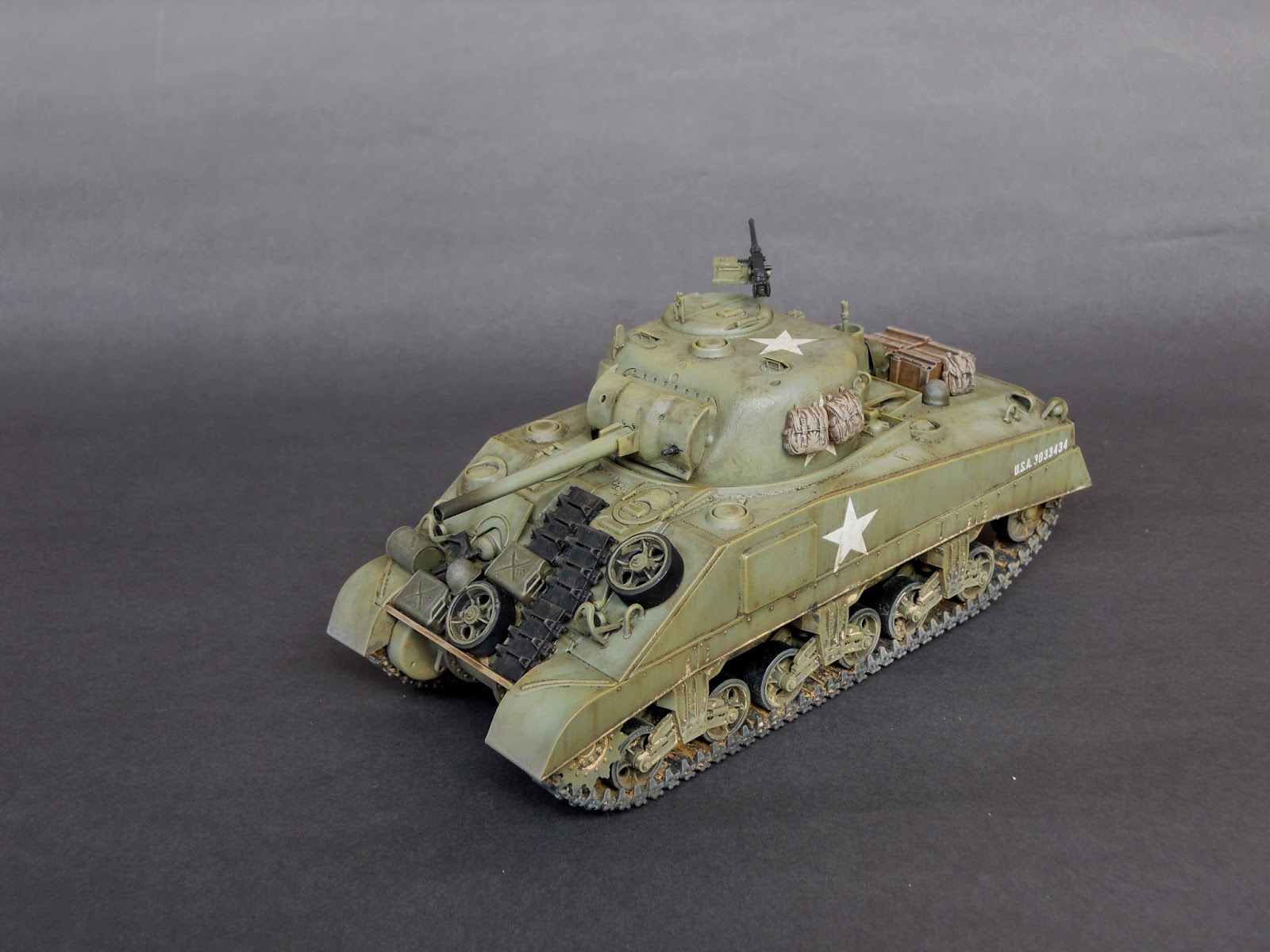TJ606 Studios: U.S.Medium Tank M4 Sherman (Early Production) Tamiya 1/35