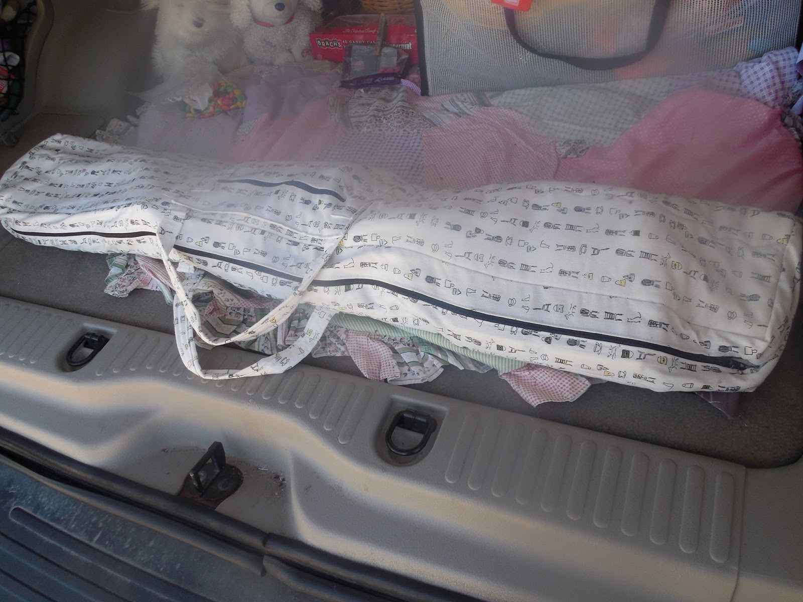 Machine-Knitting' Boo