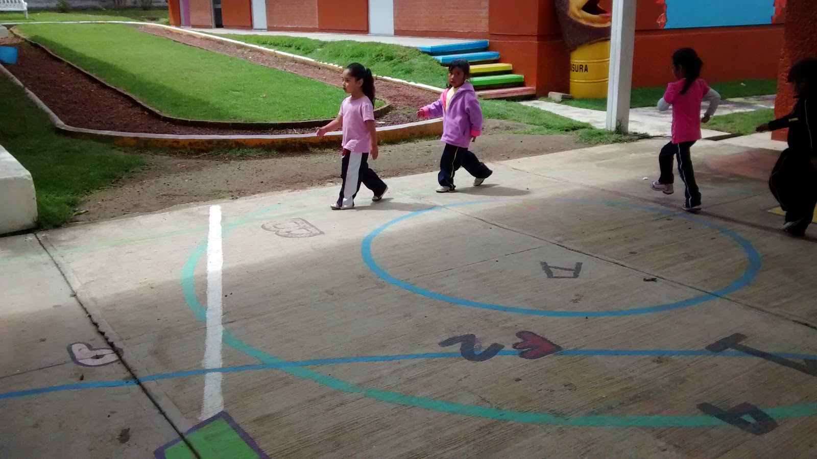 e.fis.028_preescolar: Practicando la marcha...