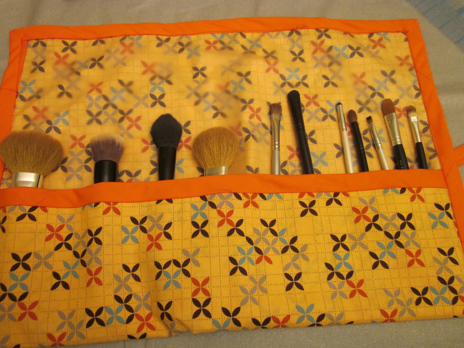 From Woo to You: DIY: Makeup Brush Case
