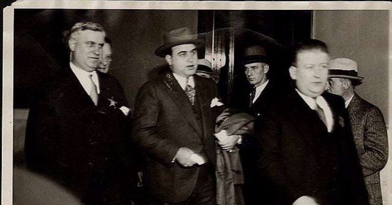 Rare Black and White Photographs of Al Capone and Family from the 1930s ...