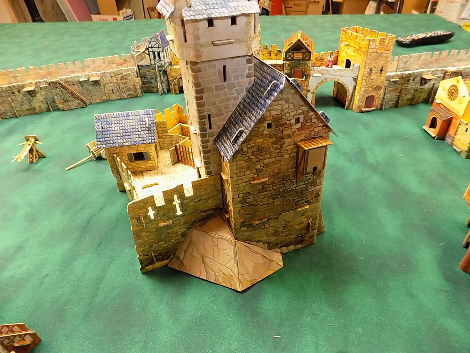 Campaigns in Miniature: Medieval City in Cardboard