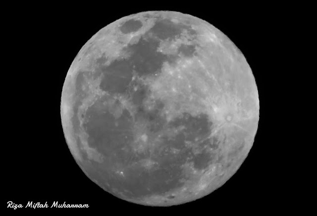 Bagaimana Bulan Bisa Bersinar? - Info Astronomy