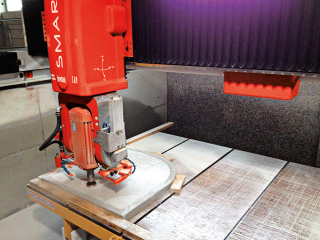 Breton Smart-Cut 550 OPTIMA - 5 axis CNC bridge saw with built-in ...
