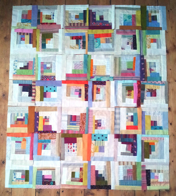 Charlie Makes...: Design choices - log cabin quilt layout