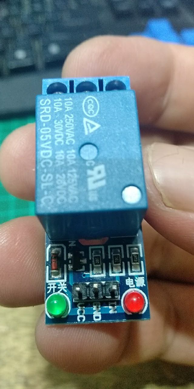 aespe's words: PC aktifkan Saklar Dengan Relay 5v-220v