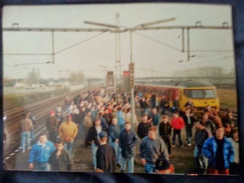 Football Hooligan Pictures: Spurs in Feyenoord 1992 (13 pics)