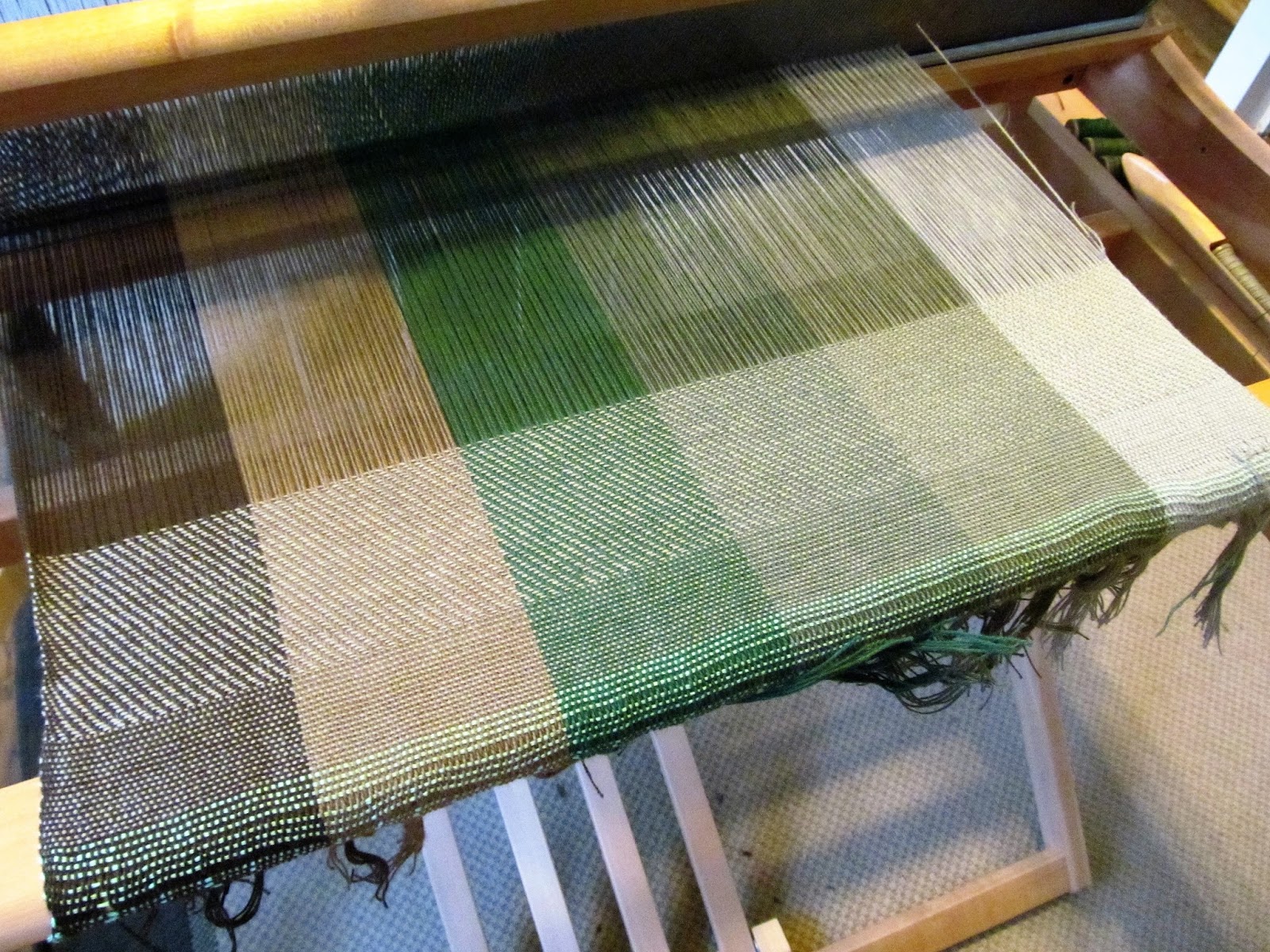Trampled by Geese: A bit of weaving - colour gamp