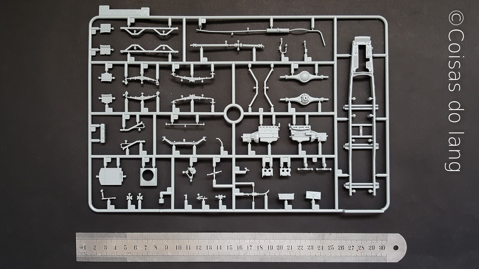 Review - Dragon 6828 - German 3t 4x2 Truck w/2cm FlaK 38 (2 in 1)