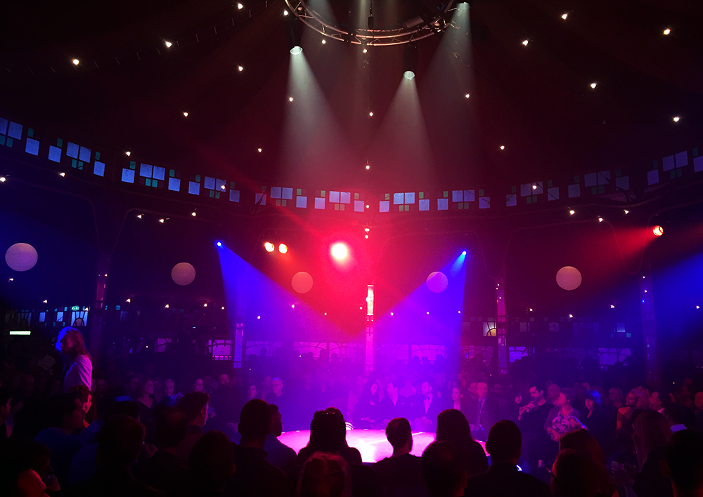 LA SOIREE - Emma Louise Layla