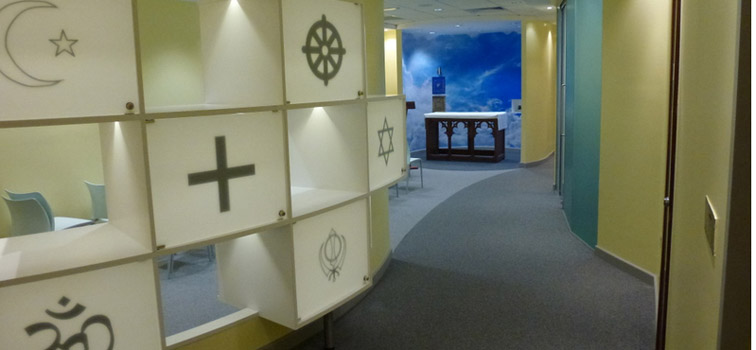 Muslim Prayer Rooms in Airports: Muslim prayer room in Gatwick, England ...