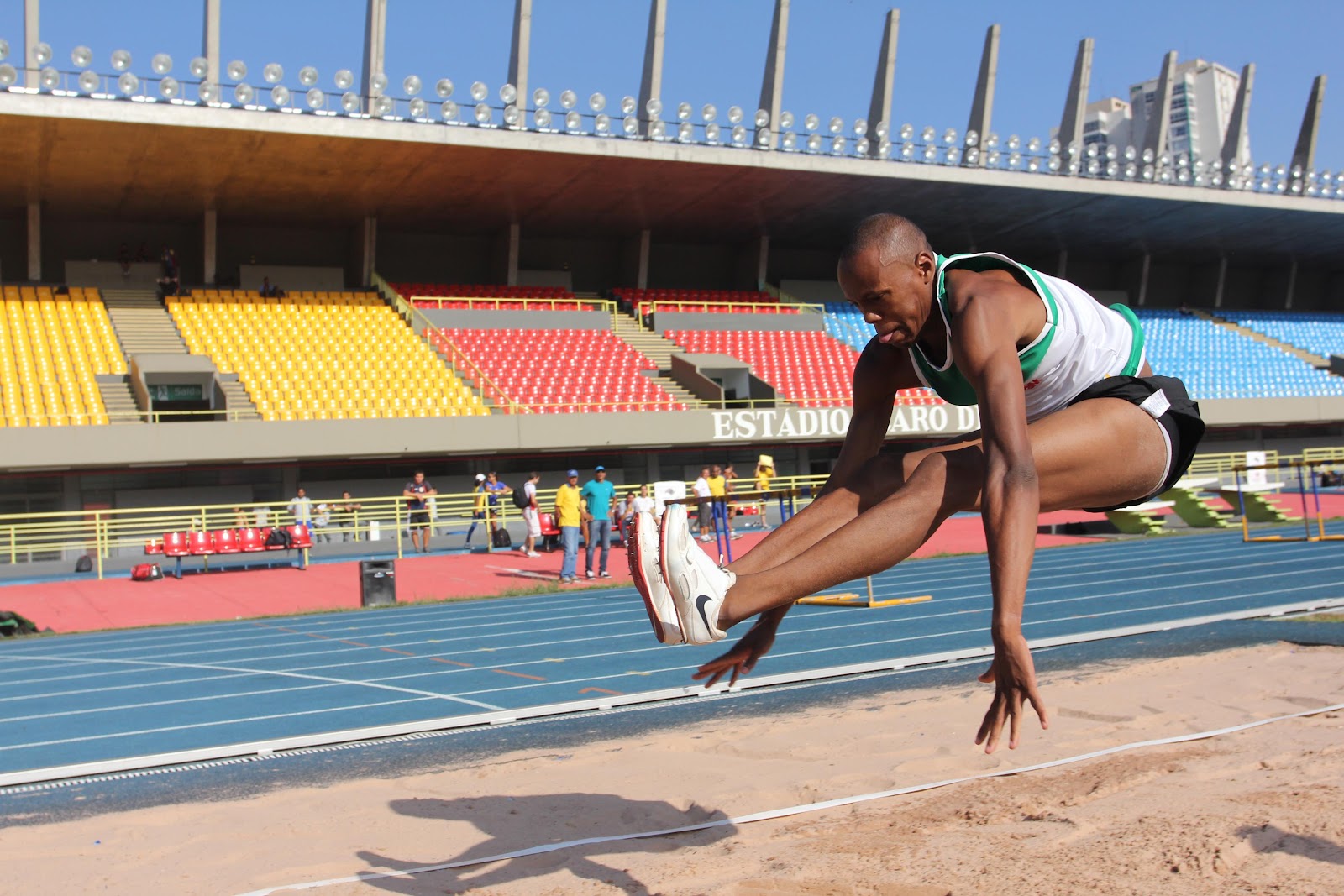 Salto Em Distancia No Atletismo - FDPLEARN