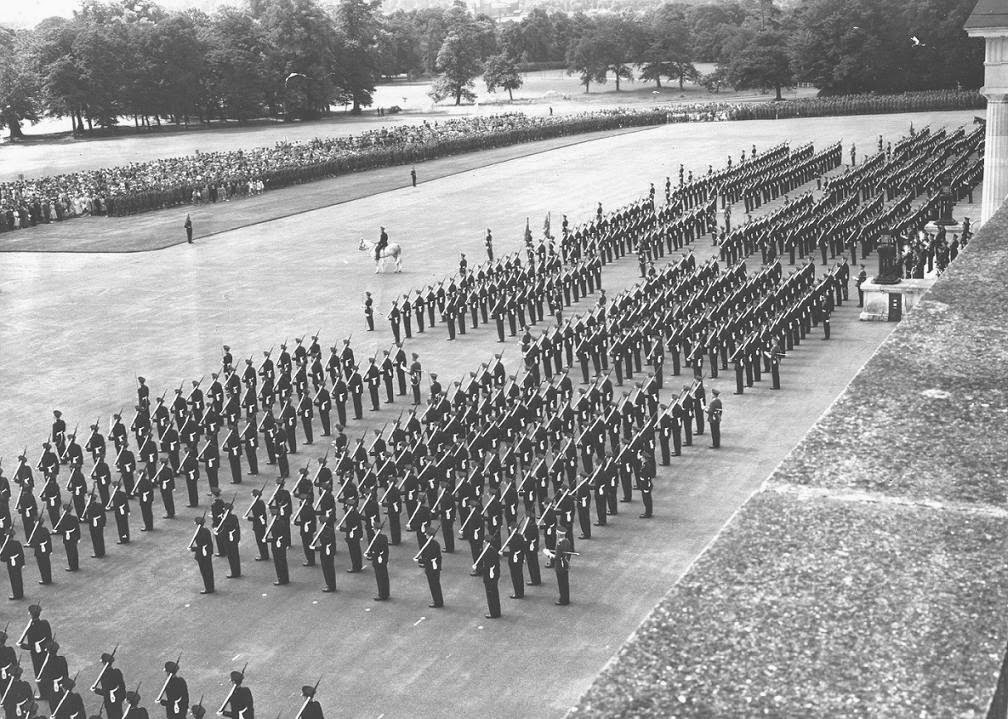 FLAME HISTORY: ΒΑΣΙΛΙΚΗ ΣΤΡΑΤΙΩΤΙΚΗ ΑΚΑΔΗΜΙΑ ΣΑΝΤΧΟΡΣΤ