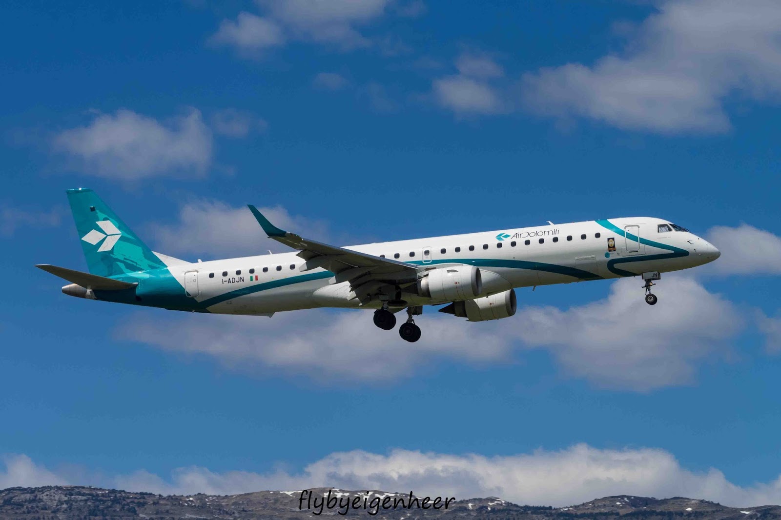 FLUGZEUGE: I-ADJN Embraer ERJ 195LR (190-200LR) E195 > DLA