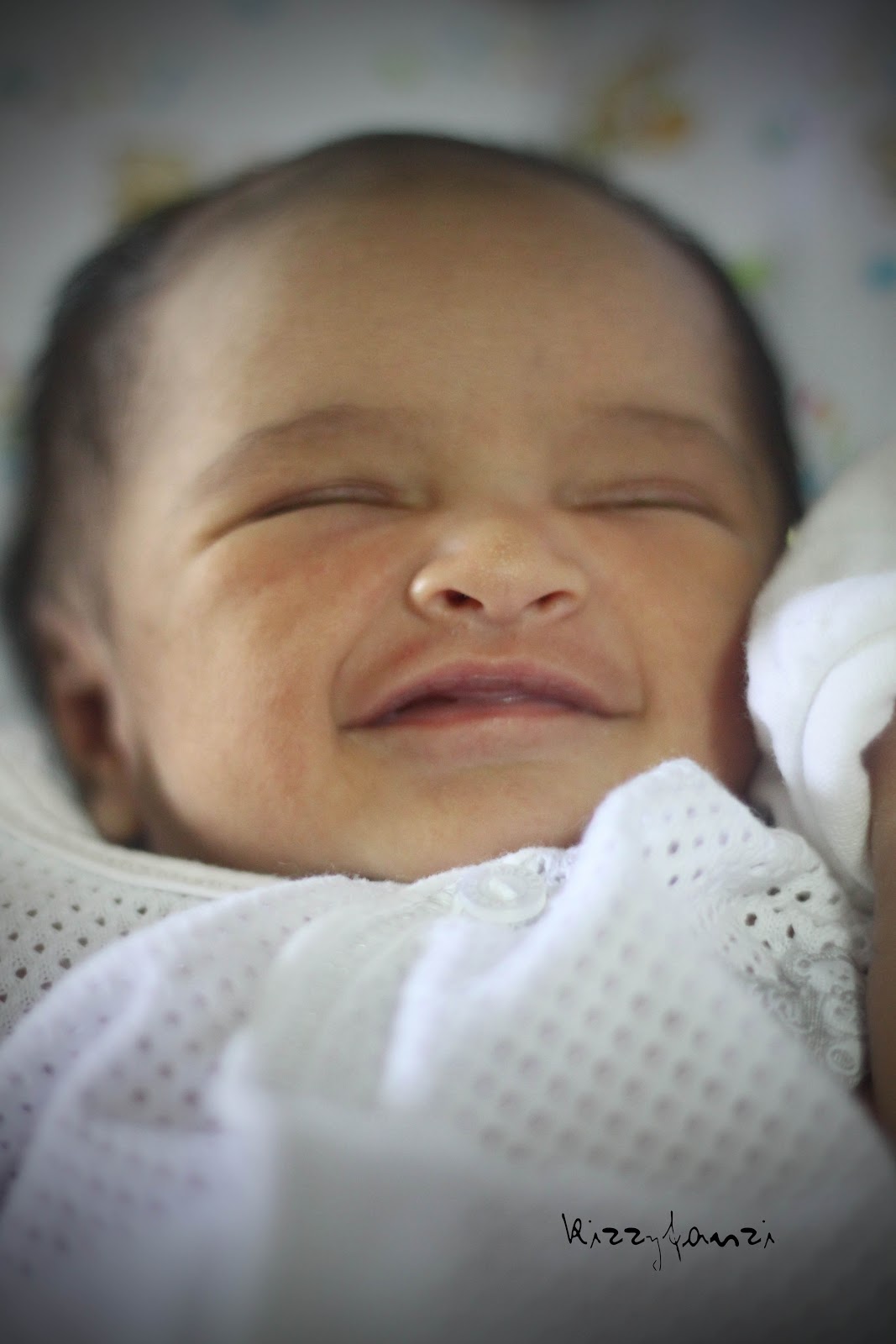 {KizzyFauzi}: Close up with Baby Icha