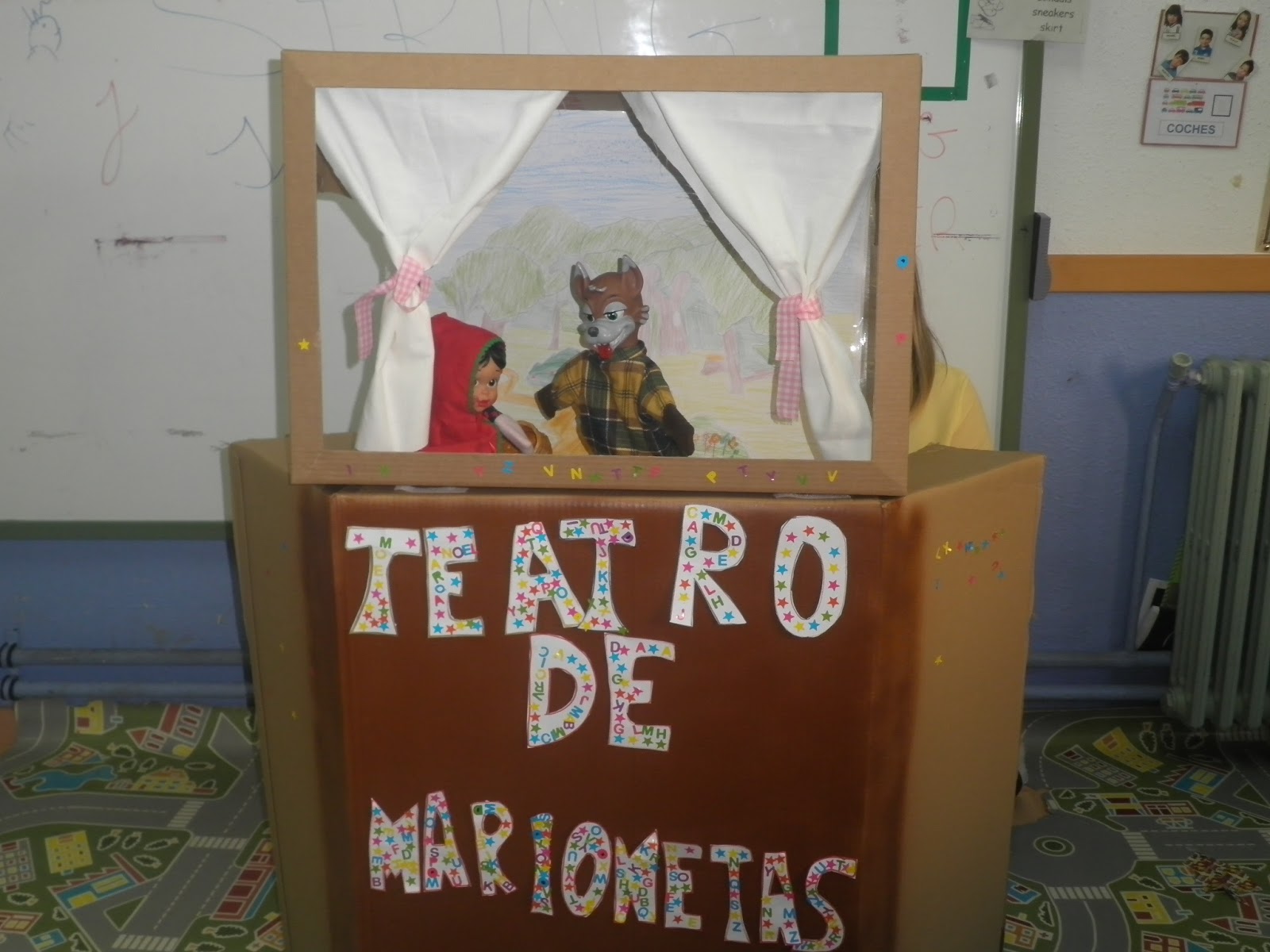 CEIP "Benedicto XIII" de Illueca: Teatro de marionetas