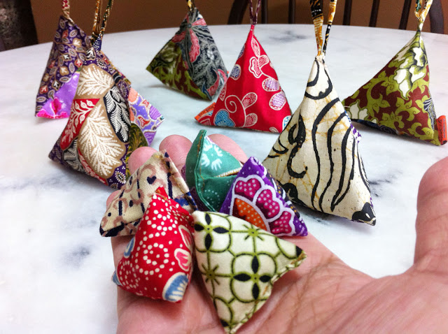 TeddyThotz: Five Stones ~ Popular Children's Game of the 50s and 60s