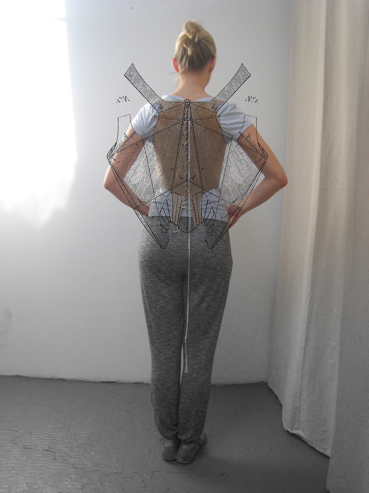 CORPORELLE: BACK