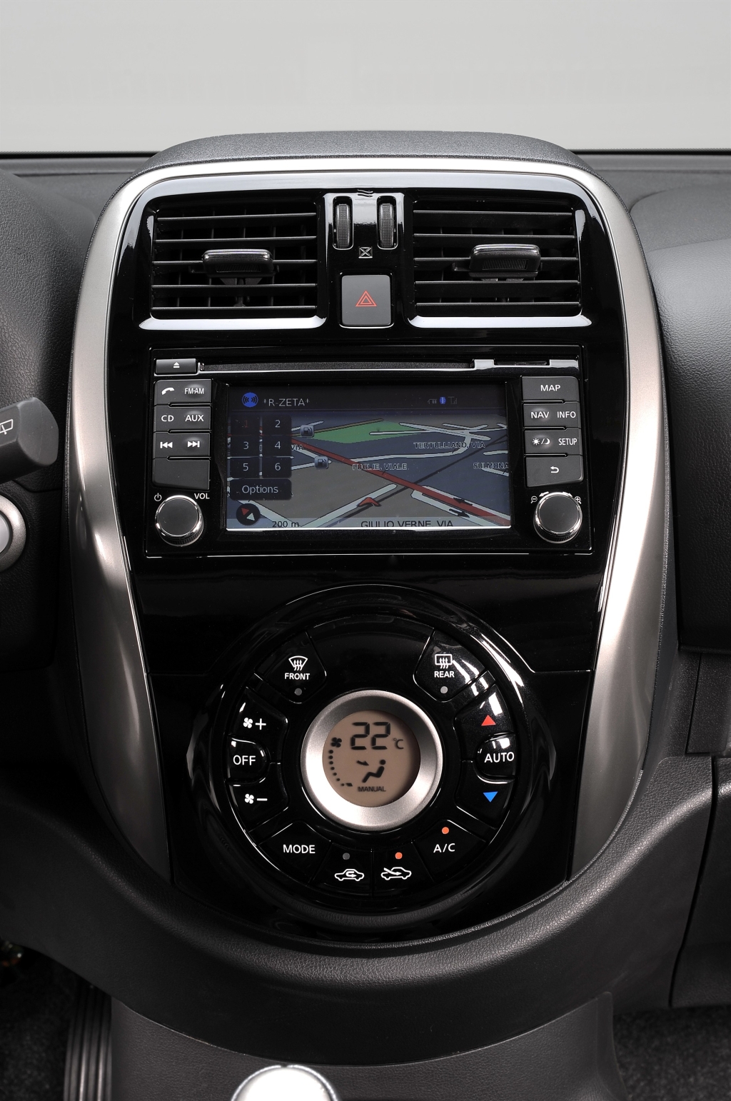 APRESENTAÇÃO: Nissan Micra/March (MY 2013) - COCKPIT AUTOMÓVEL