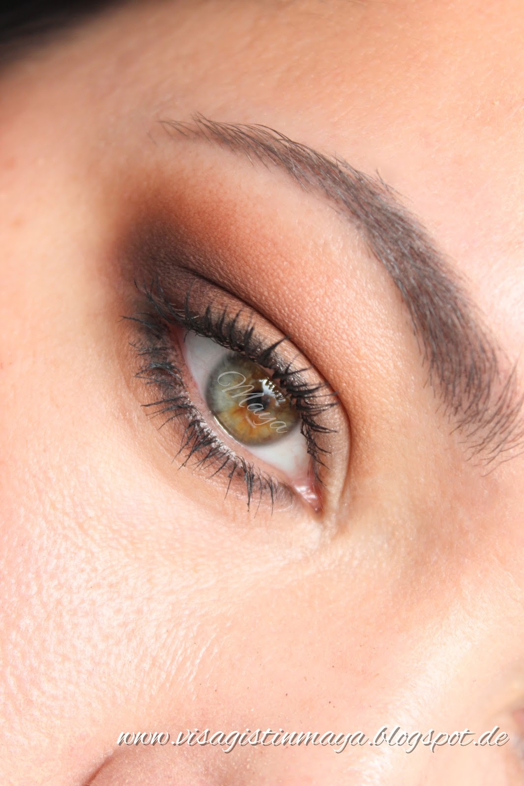 Makeuplook - Soft & Smokey Brown ~ Visagistin Maya