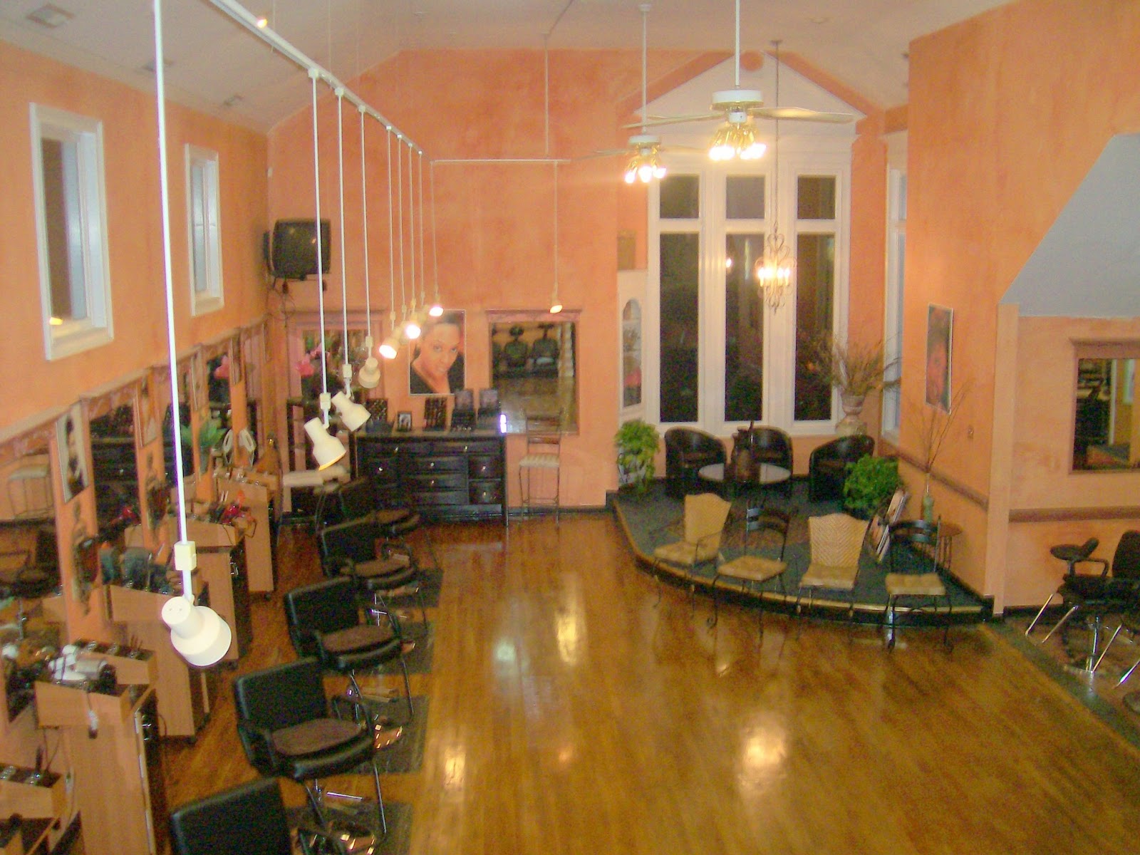 What's new at Donjanelle: Salon... Booth Rental or Commission?