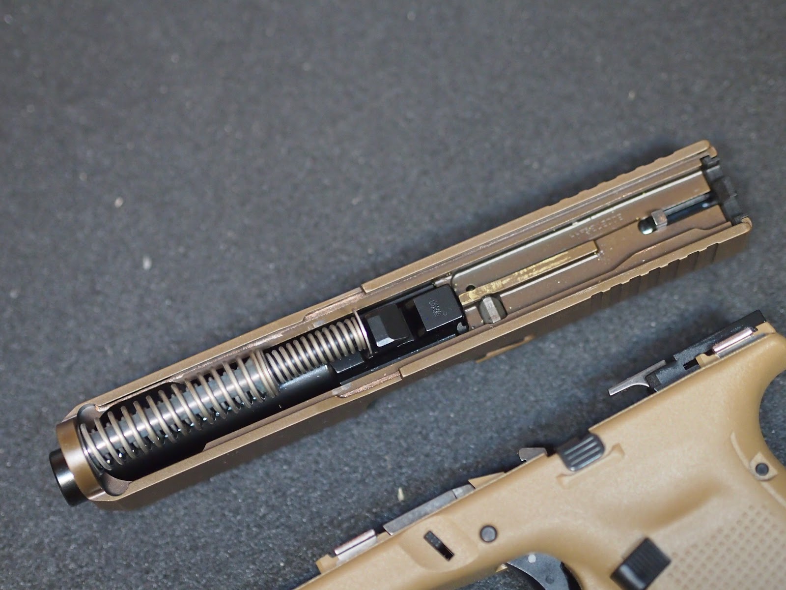 Mister Donut's Firearms Blog: Glock 19x Canadian version