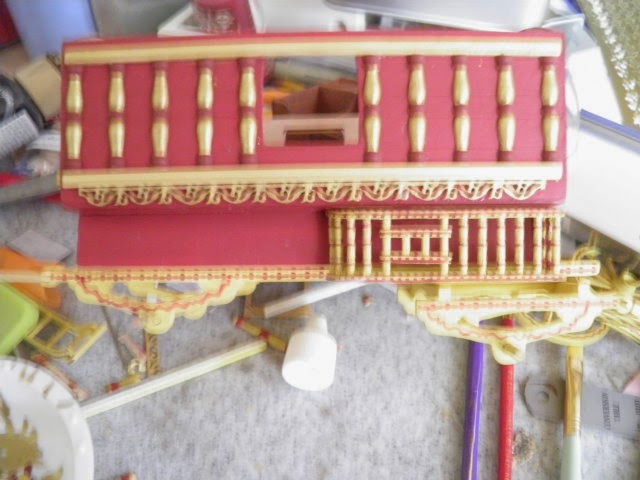 theweetinker: Gypsy Wagon a miniature in half scale!